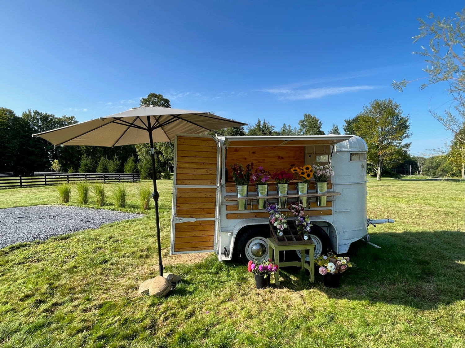 The Flower Trailer – The Flower Paddock at White Thistle Farm